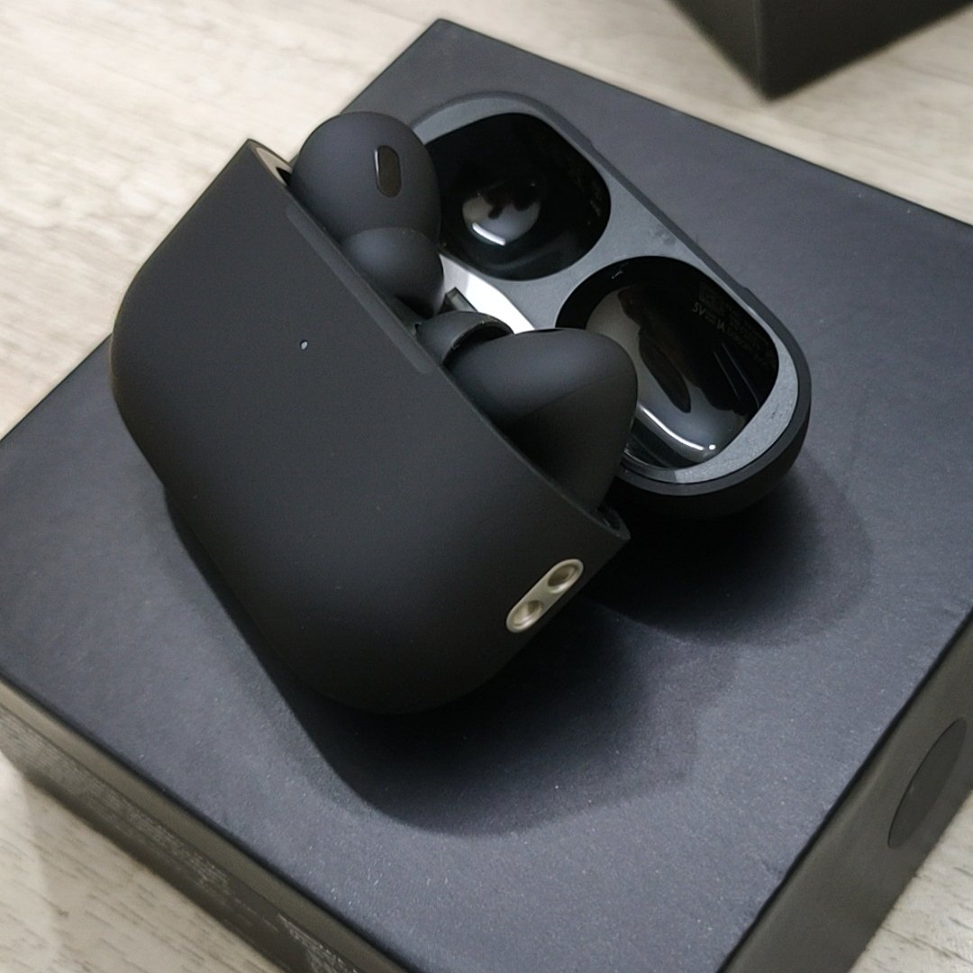 Airpods Pro 2 in Black Edition – HnH Shop